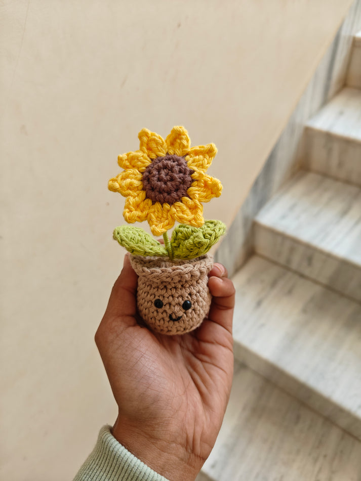 Sunflower mini pot – Twisttheyarn